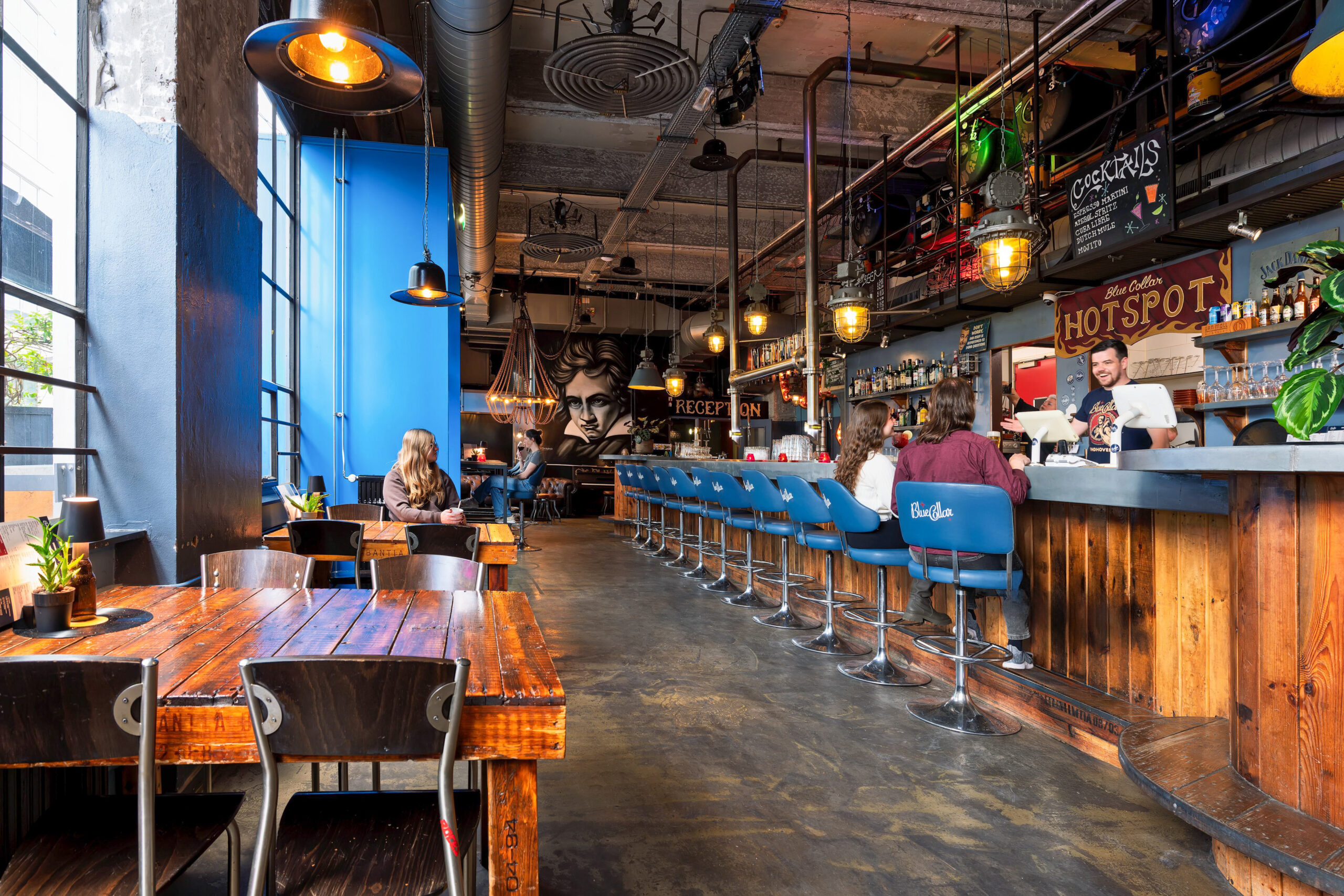 Blue Collar Café Eindhoven | Restaurant & events Strijp-S
